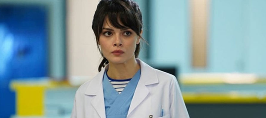 SİNEM ÜNSAL’I GERÇEK DOKTOR SANDILAR – AYAKLIGAZETE